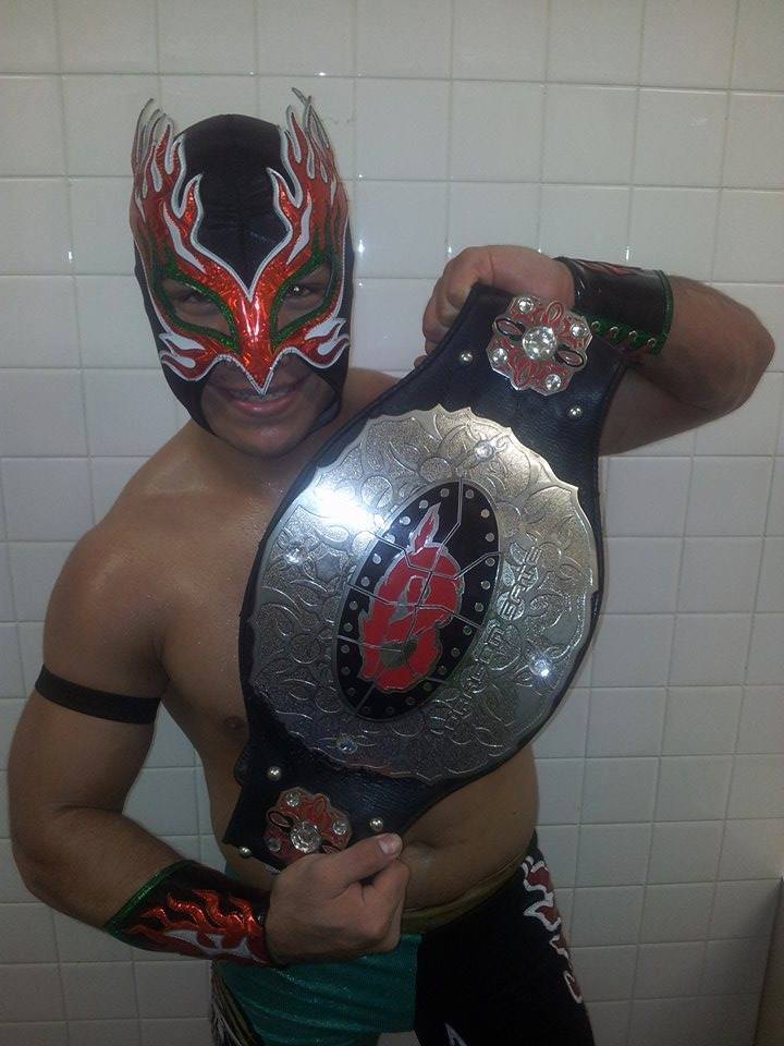 Flamita opta por un nombre menos quemado — Adiós Octagón Jr. | Superluchas