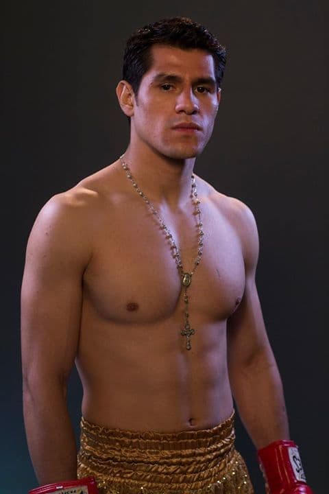 Adrián Estrella venció a Dante «Crazy» Jardón | Superluchas