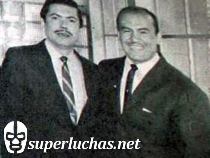 En un día como hoy… 1992: El Dandy vs. Blue Panther por el título de ...