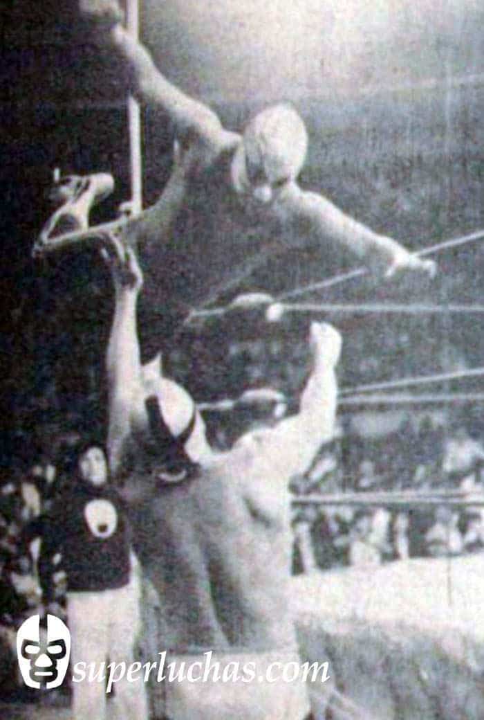 En un día como hoy… 1981: Aniversario independiente, Solitario vs ...