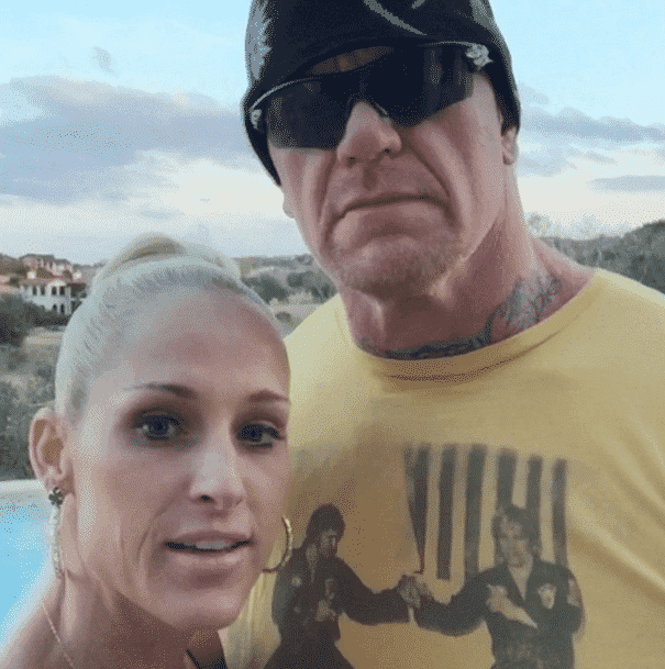 The Undertaker aparece en video junto a Michelle McCool por una buena causa