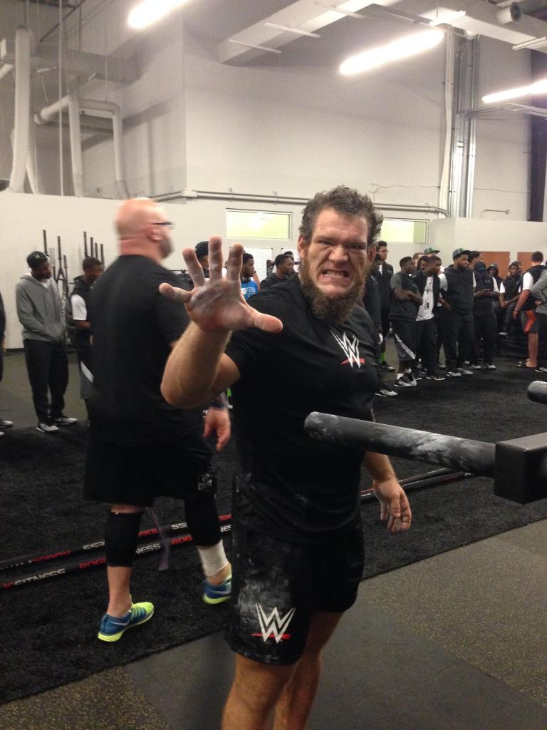 Dylan Miley, el luchador de las manos gigantes - ¿futura estrella WWE ...