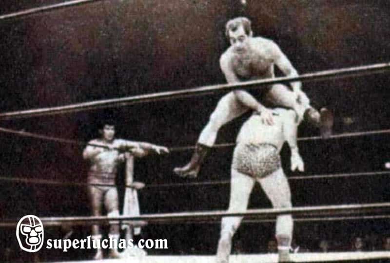 En un día como hoy… 1965: Hace medio siglo, Mil Máscaras debuta en la ...