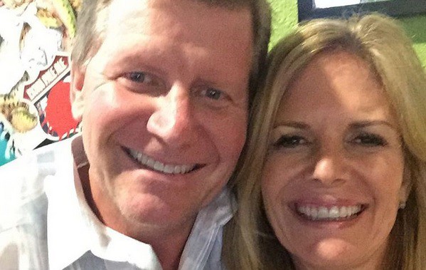 John Laurinaitis se casará con la mamá de las gemelas Bella | Superluchas