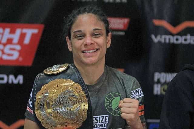 Alexa Grasso va por título en Invicta 15 | Superluchas
