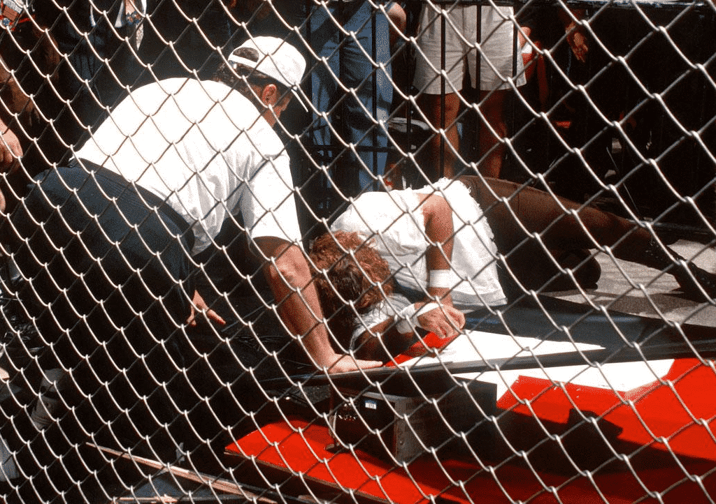 The Undertaker vs. Mankind en King of the Ring 1998 — La historia ...