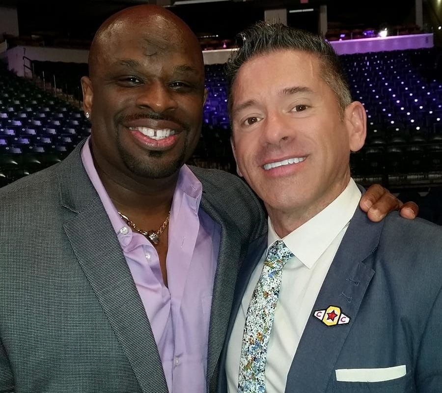 Devon firma de tiempo completo como agente de WWE y se despide así de ...