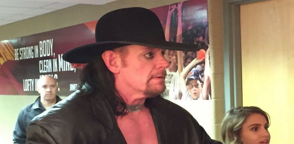 ¡The Undertaker está de Regreso! Así se ve apoyando a los Cleveland ...