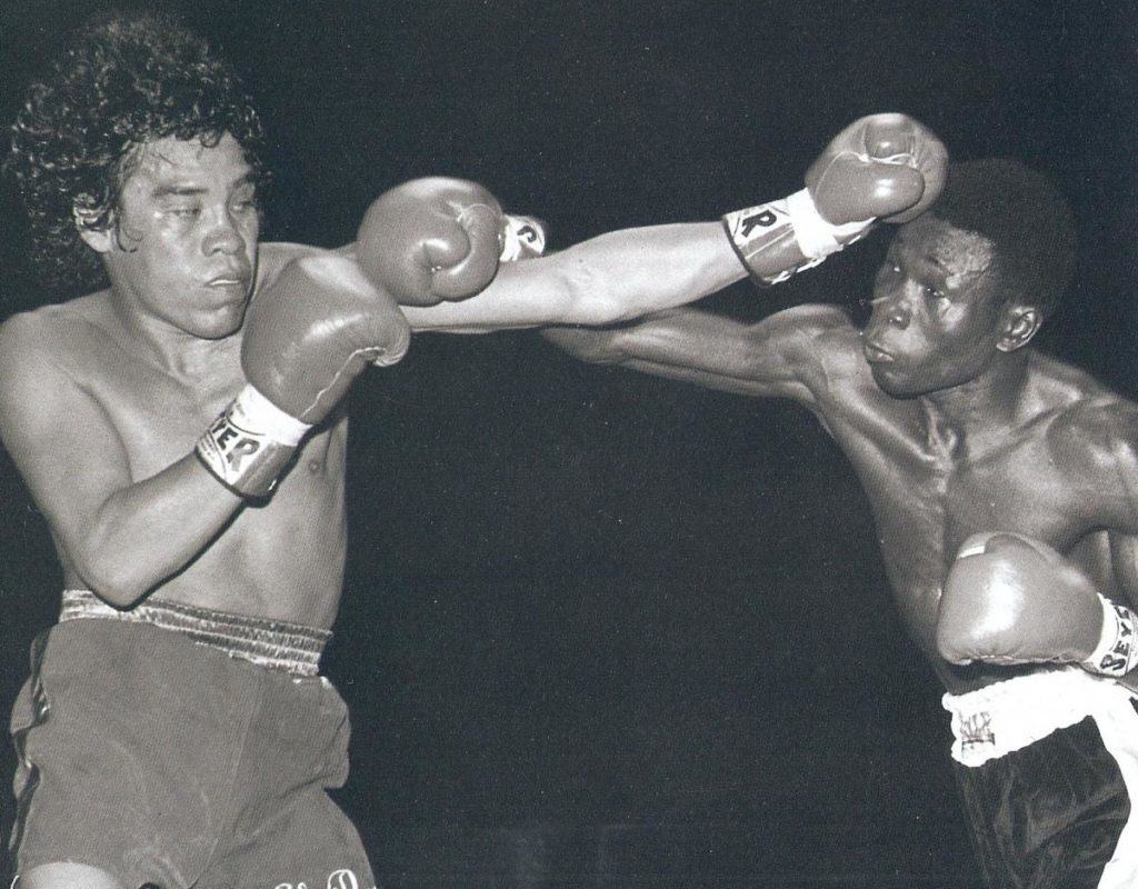 Rubén «Púas» Olivares remata sus trofeos en La Lagunilla | Superluchas