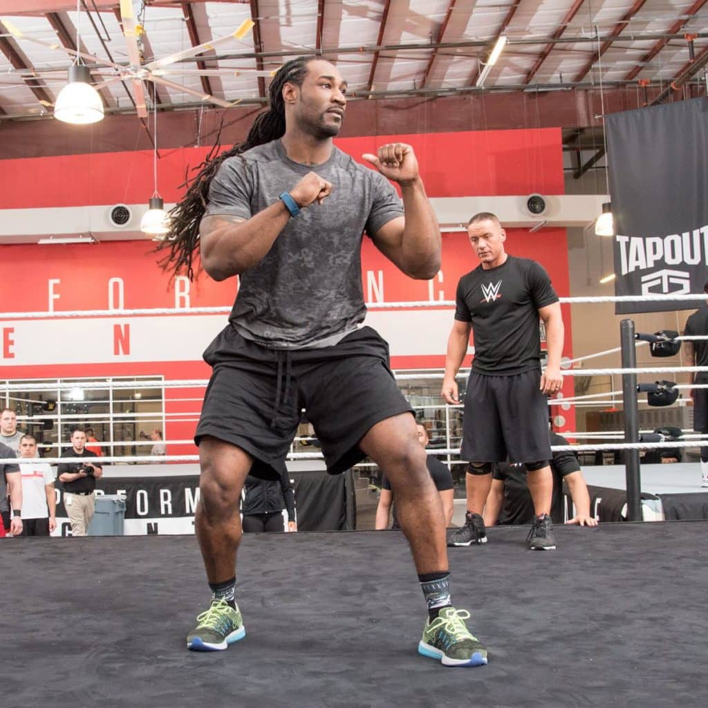 Ex estrella de TNA, campeón del SuperBowl, prospecto de UFC y varios ...
