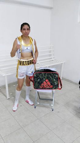 Victoria Torres triunfa en Guadalajara | Superluchas