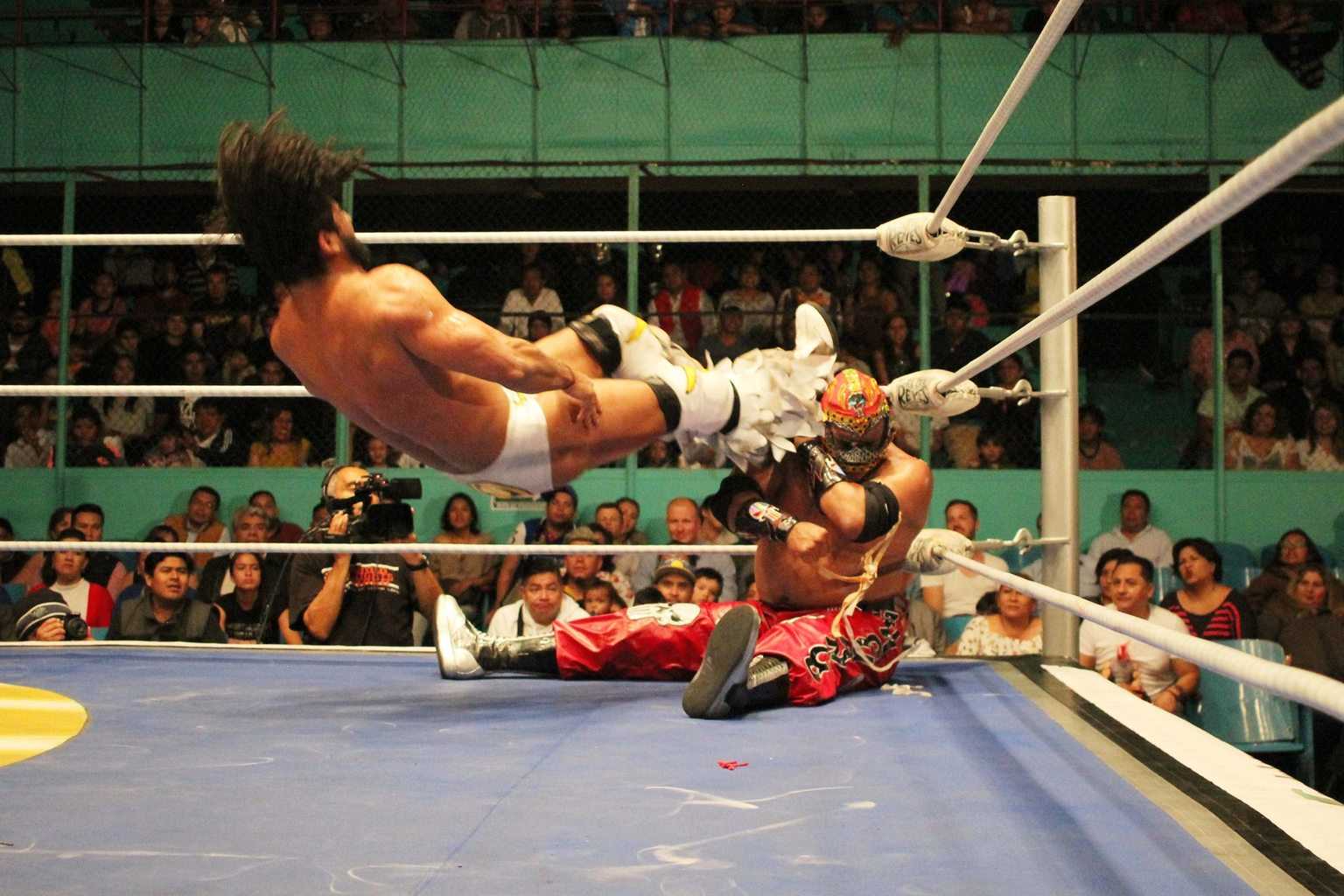 Arena Puebla: Como auténtico toro de lidia, Rush humilló a Mr. Niebla ...