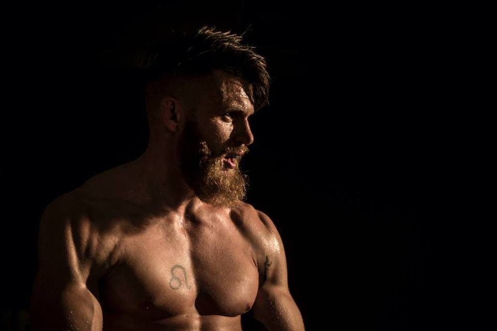 Emil “Valhalla” Meek desafía a Mike Perry, y este responde