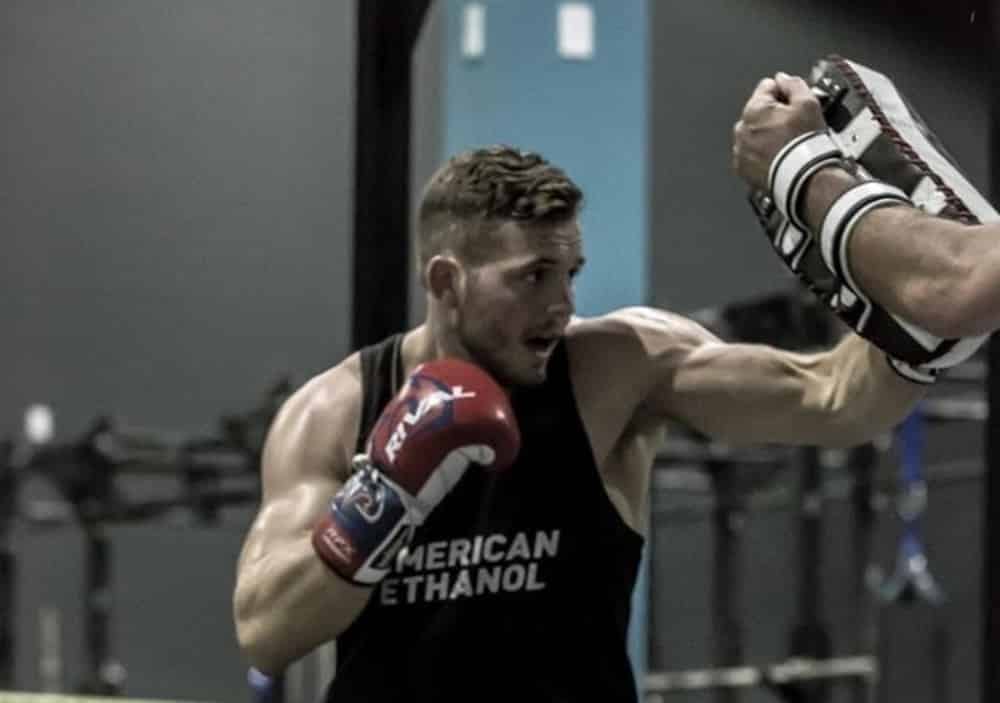 El prometedor Logan Storley arrasa en su debut en Bellator MMA
