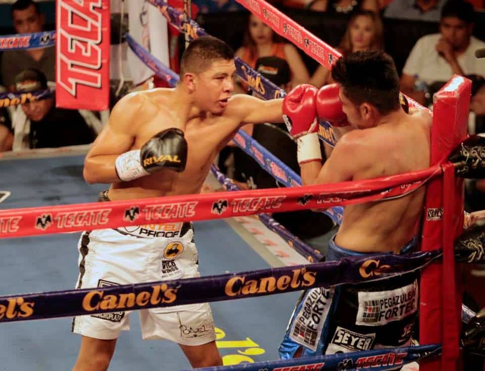 Jaime Munguía desmanteló a Johnny Navarrete | Superluchas