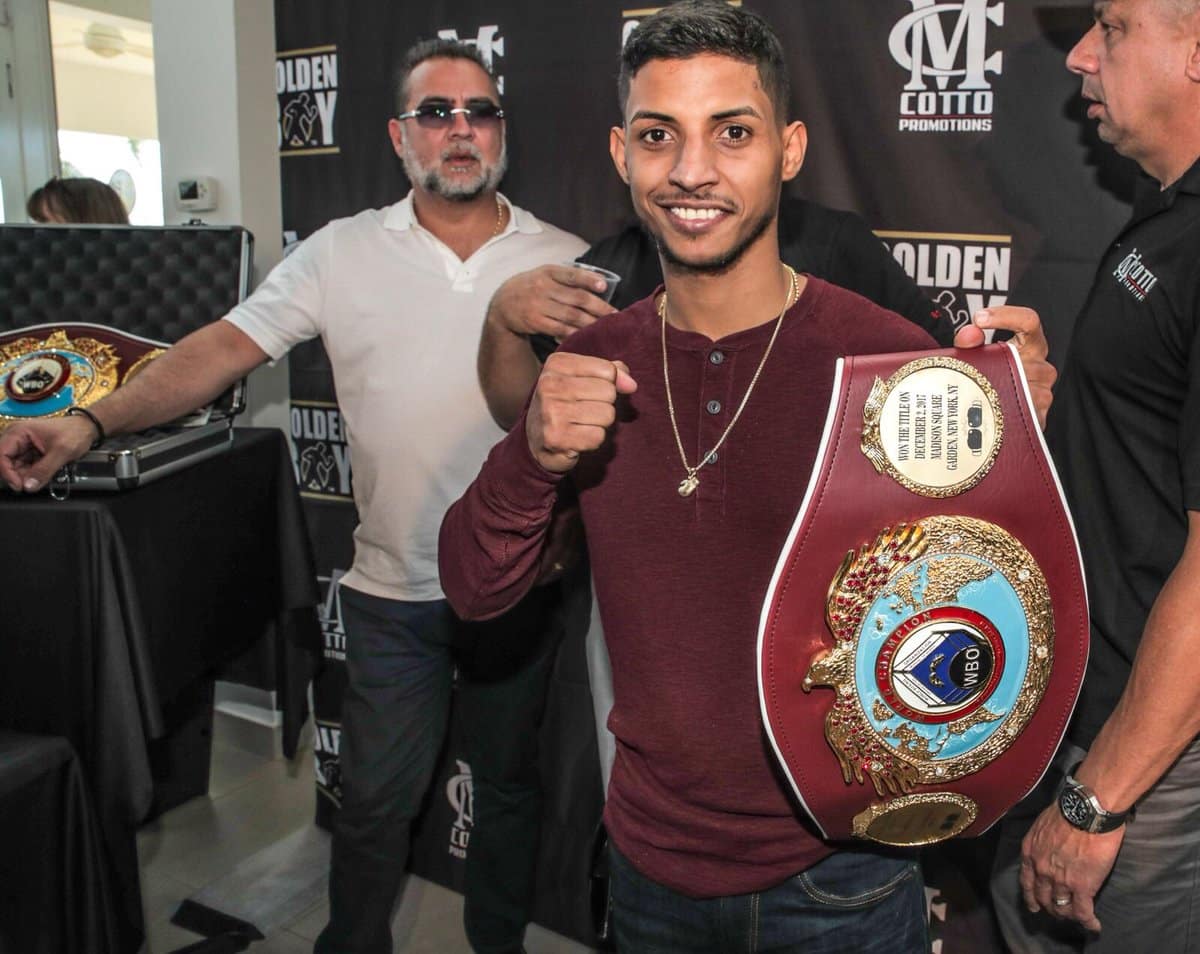 Ángel Acosta retiene ante Rodríguez | Superluchas