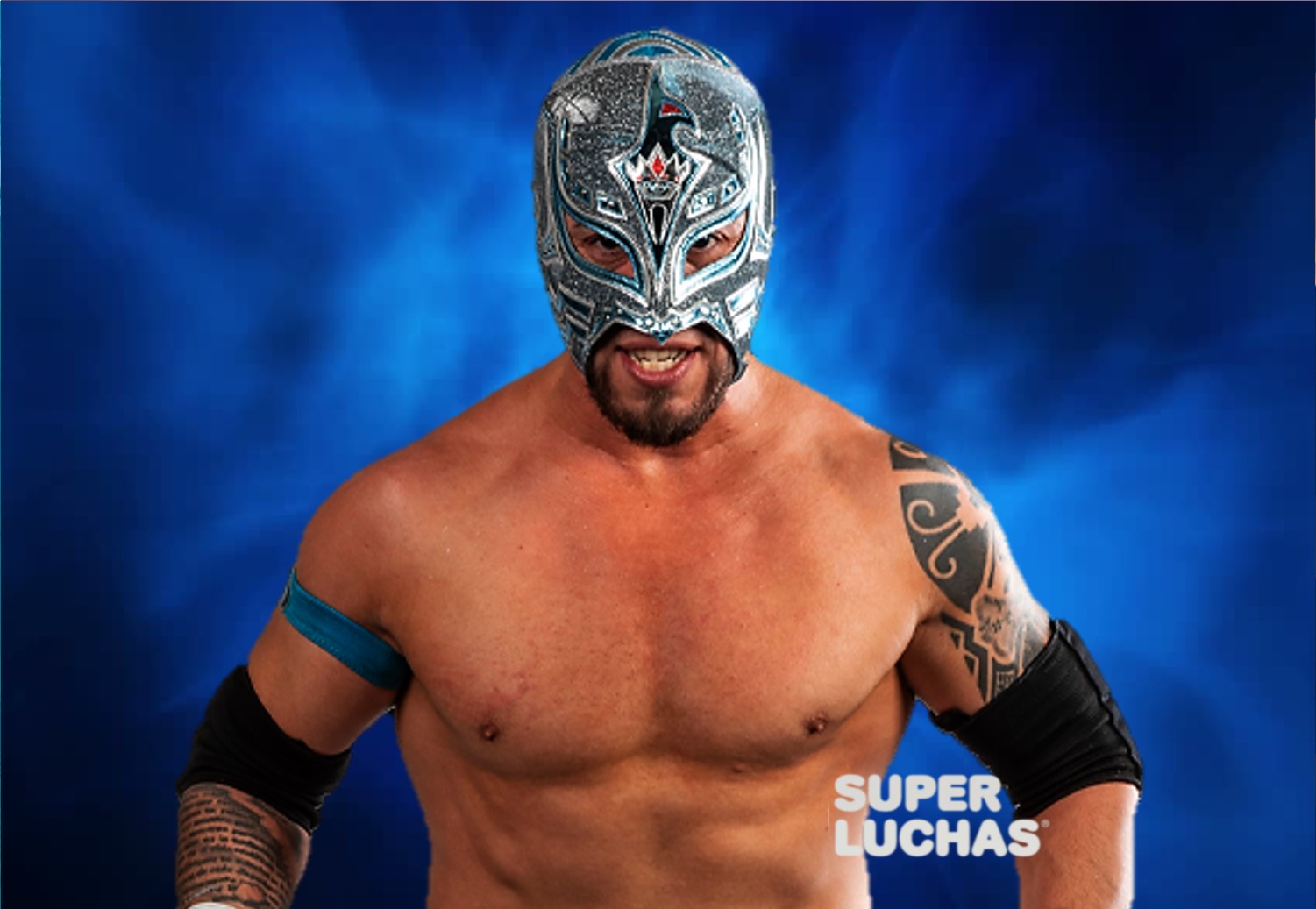 Rey Horus firma contrato con ROH | Superluchas