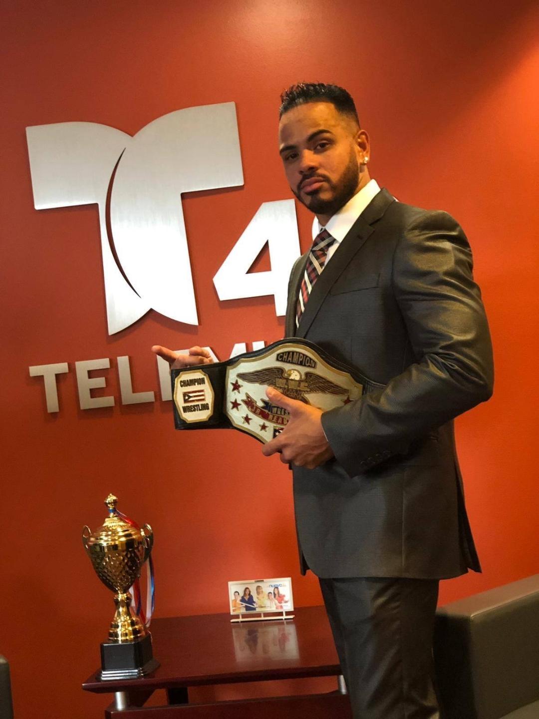 «El Asombroso» Angel Cotto en Telemundo Tampa previo a Loteria Mortal ...