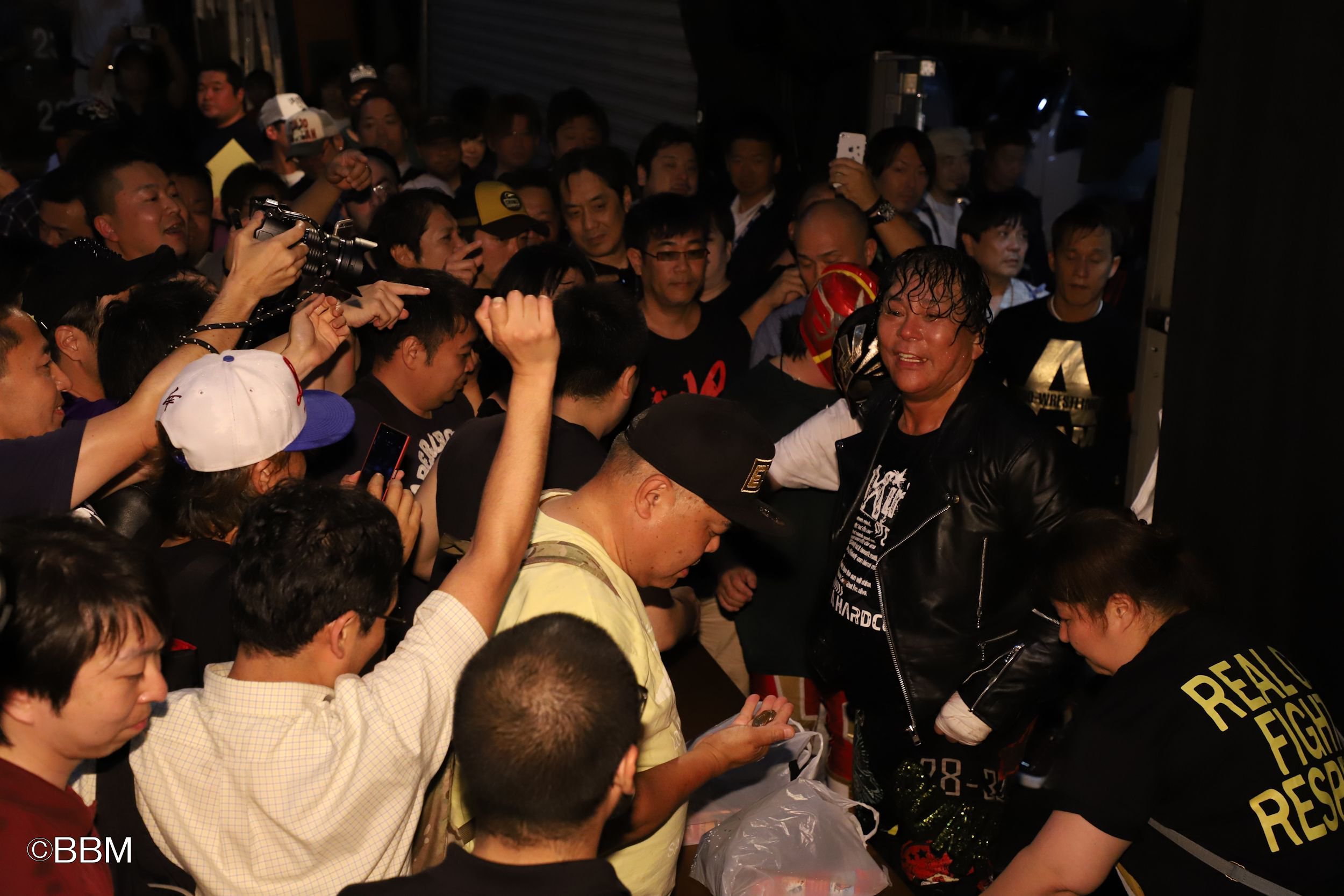 Atsushi Onita celebra 45 años de su debut profesional | Superluchas