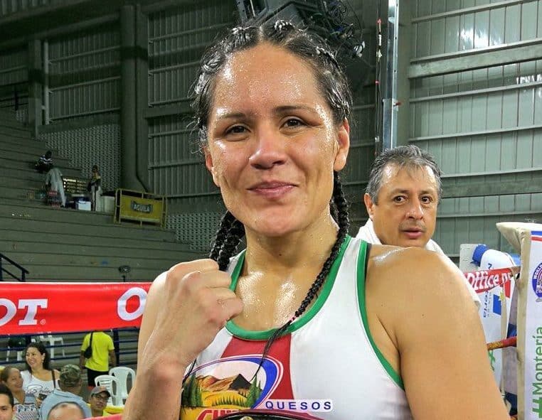 «Rusita» Rivas se corona campeona supergallo en Colombia | Superluchas