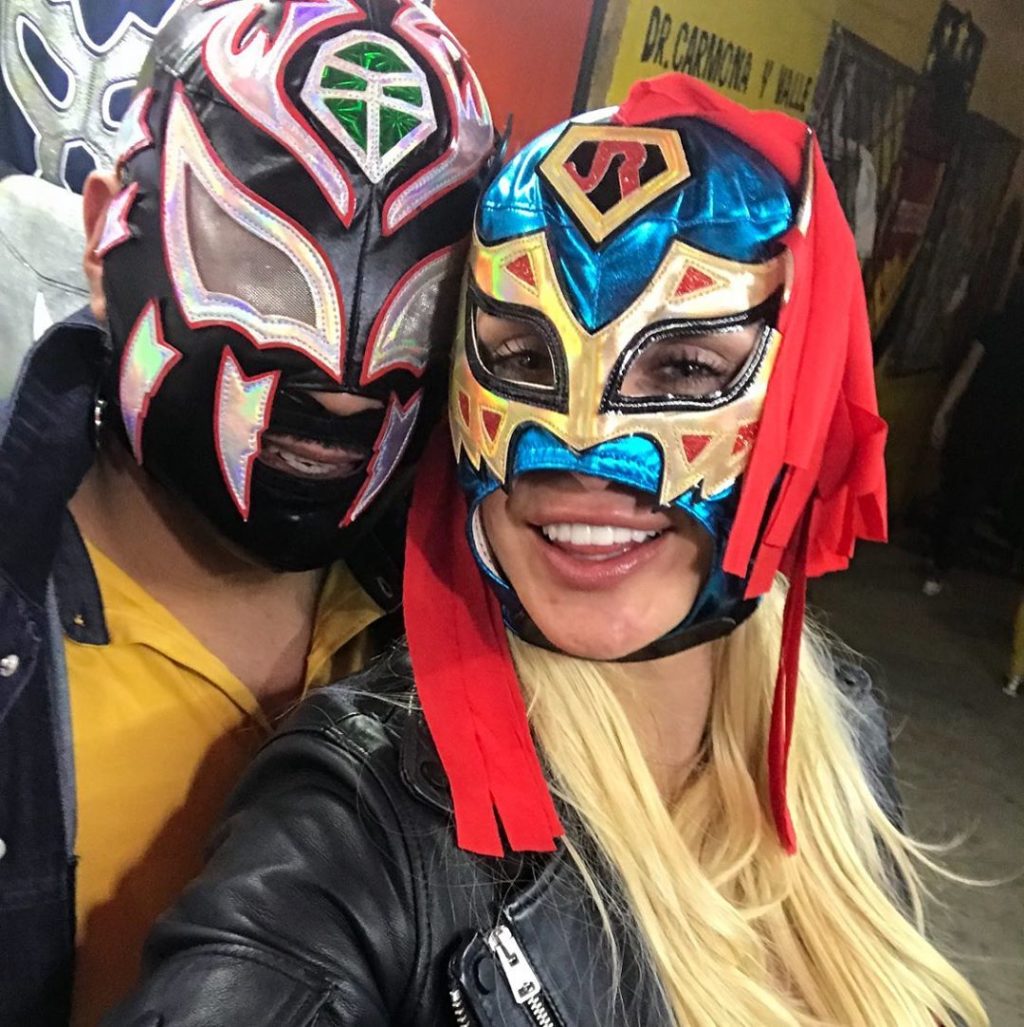 Charlotte se está volviendo mexicana: aprende a bailar cumbias ...