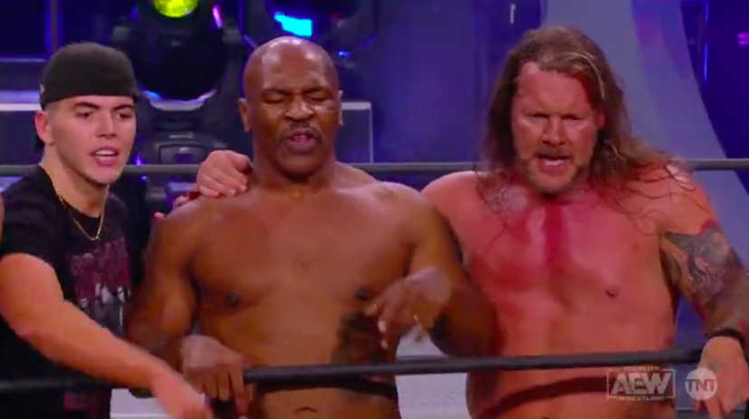 Mike Tyson regresa a AEW por varias fechas y podría luchar