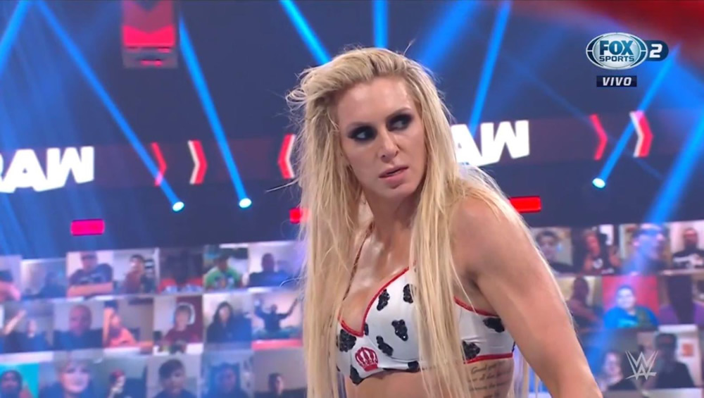 Charlotte Flair tuvo problemas con su vestuario en Raw | Superluchas