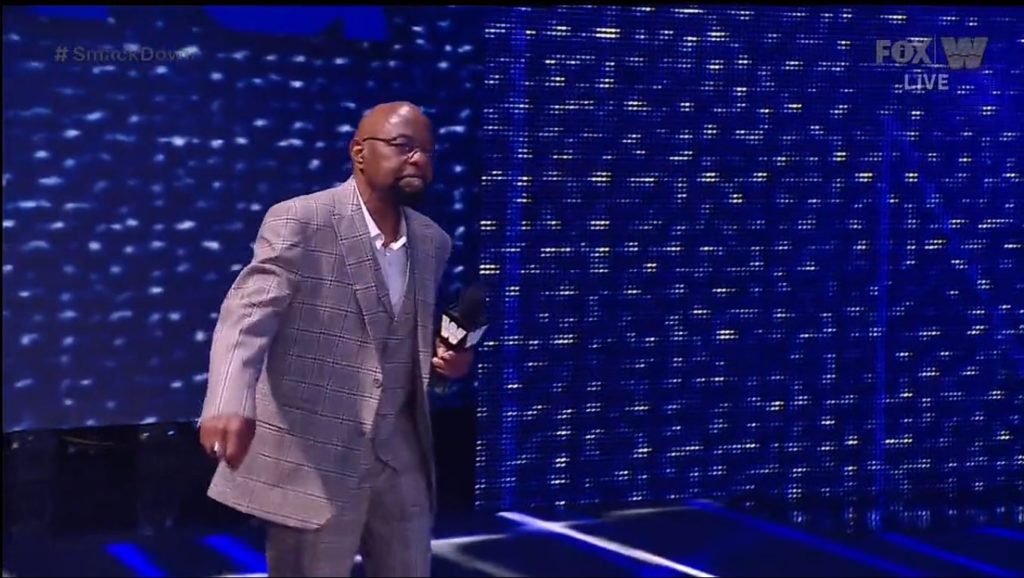 Teddy Long explica el rol de los réferis en WWE | Superluchas