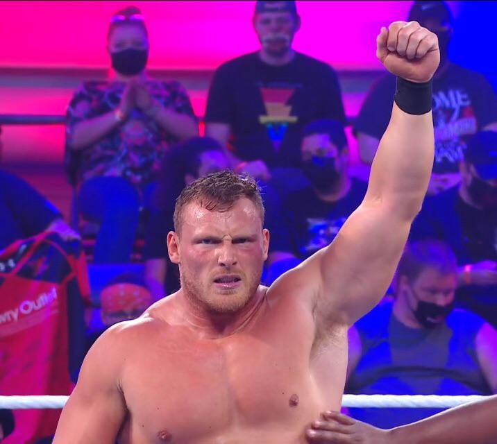 Dura crítica de Dutch Mantell a Ridge Holland: «No sabe hablar ...