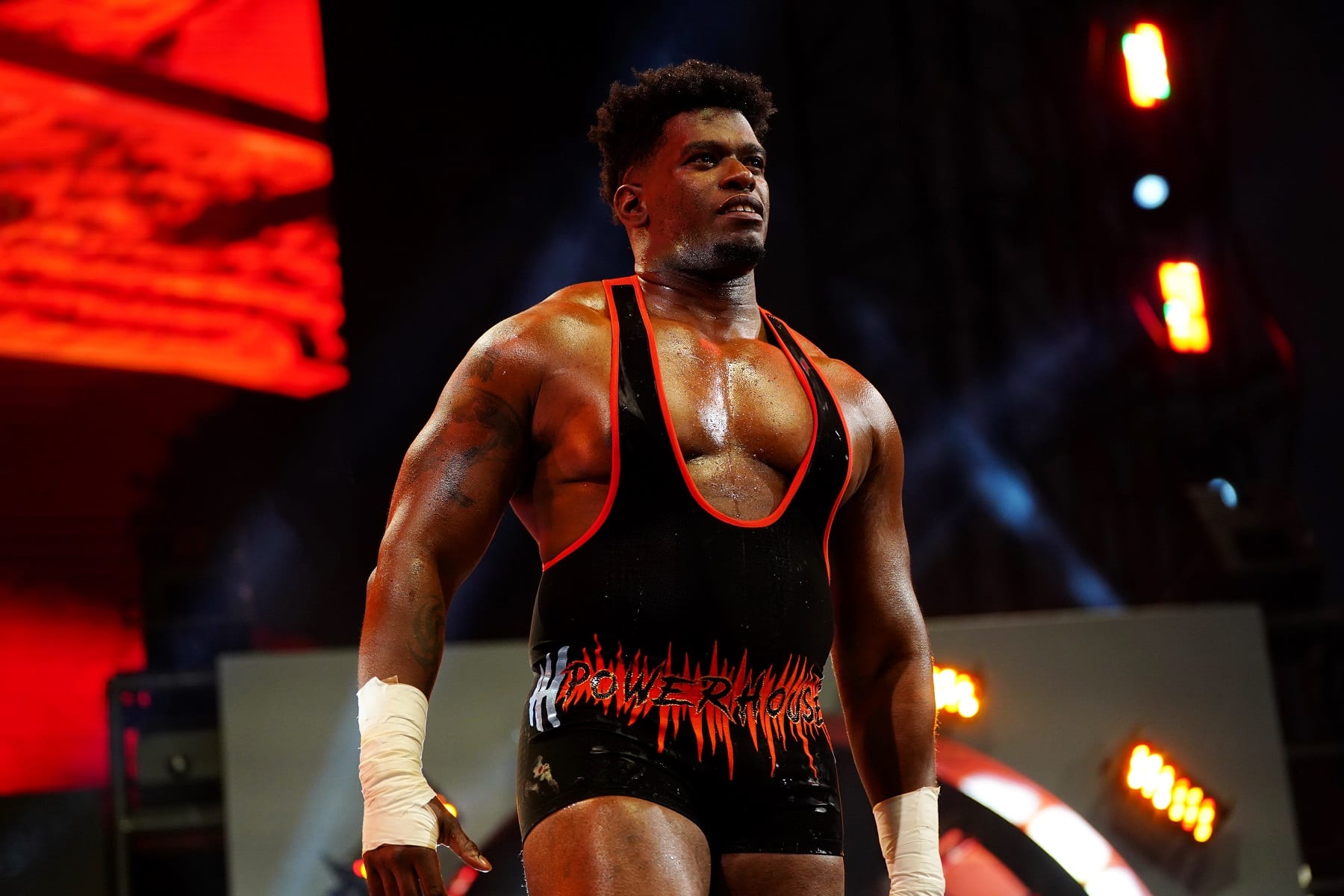 Cosas que tienes que saber sobre Powerhouse Hobbs - TIM Wrestling