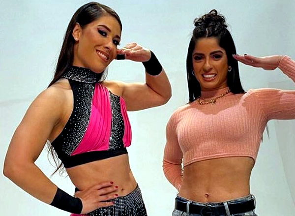 Yulisa León y Valentina Feroz, felices tras su debut en SmackDown