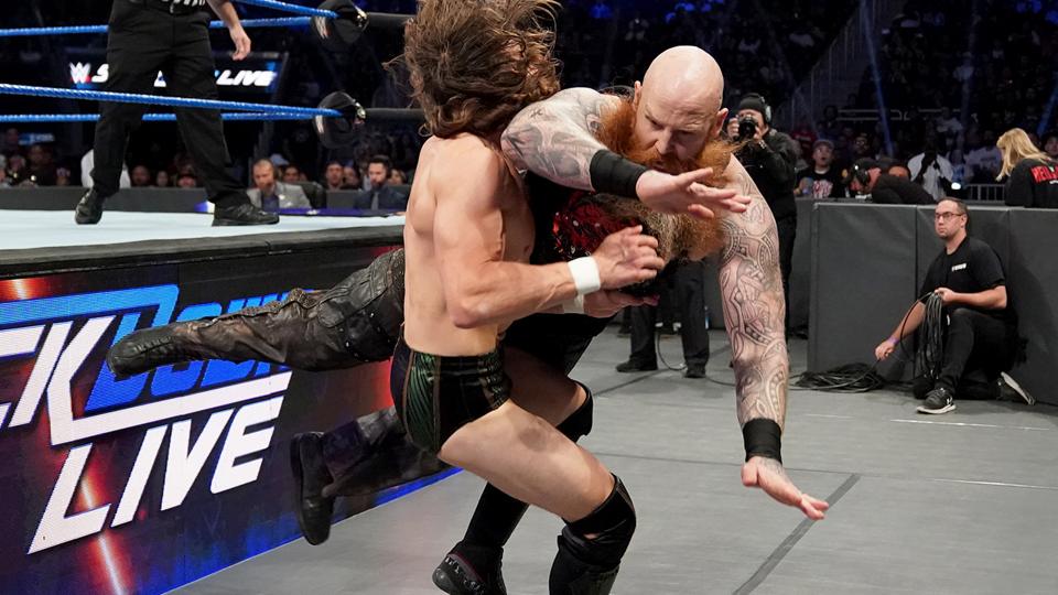 Detalle de Erick Rowan en el WWE Performance Center | Superluchas