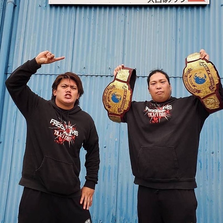 2AW/Freedoms: «Versus» Defensa del título de parejas Freedoms | Superluchas