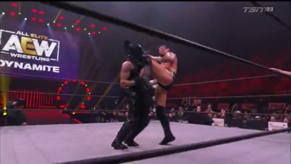 CM Punk derrota a Penta Oscuro en AEW Dynamite | Superluchas