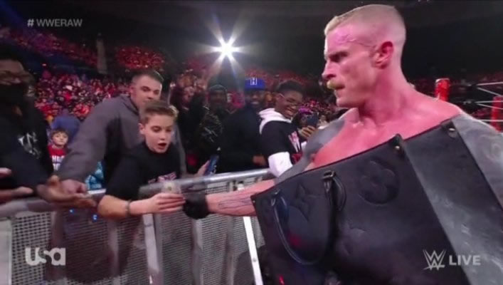 Dexter Lumis derrotó a The Miz y firmó con RAW | Superluchas