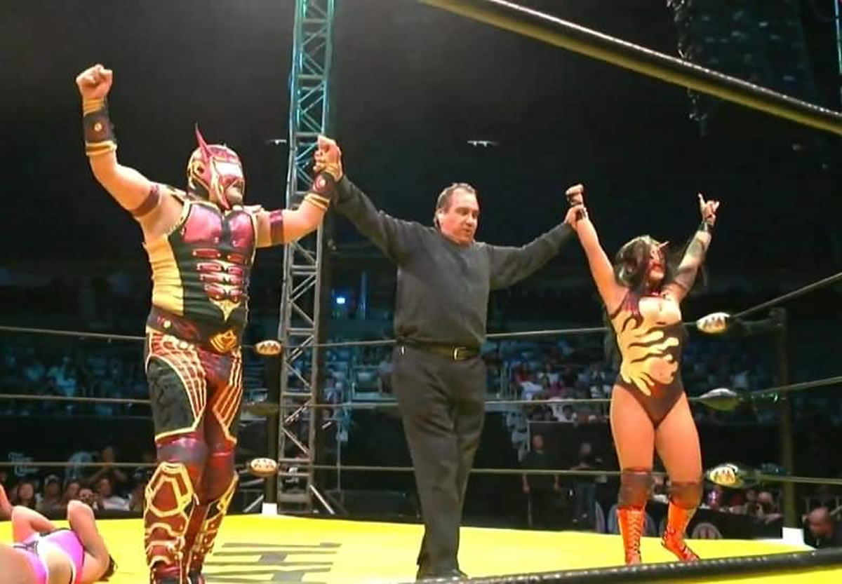 Abismo Negro y Flammer se convierten en Campeones de Parejas Mixtas AAA | Superluchas