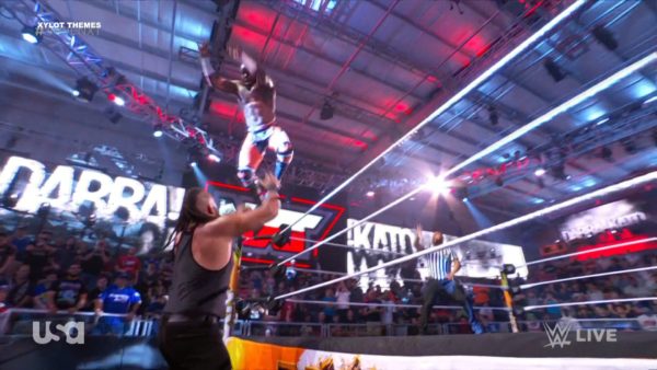 Dabba-Kato supera a Apollo Crews y lo derrota | Superluchas