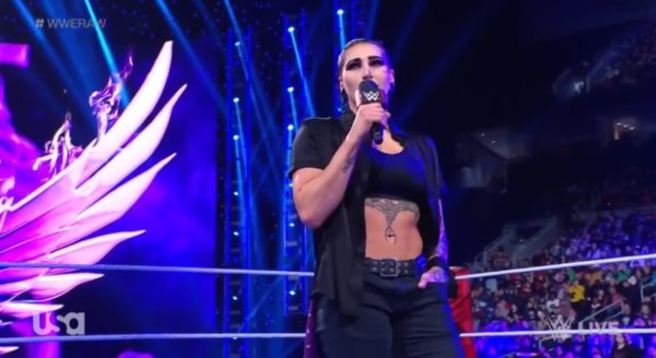 Rhea Ripley derrotó a Bayley con un apoyo inesperado | Superluchas