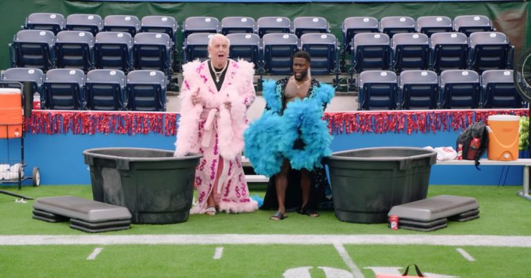 Bianca Belair y Logan Paul estarán en Cold As Balls | Superluchas