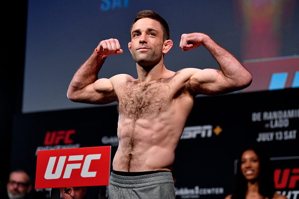 Ryan Hall apunta al regresar en otoño | Superluchas