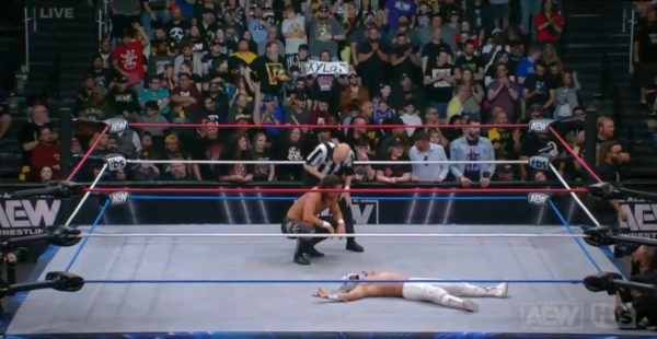 Jay White derrota a Komander en su debut en AEW | Superluchas