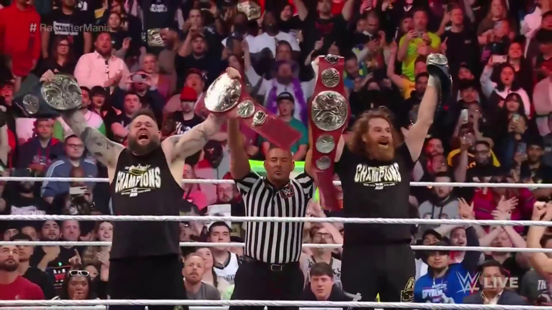 RAW: Kevin Owens y Sami Zayn consiguen su primera defensa | Superluchas
