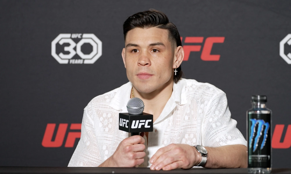 Yadong sobre Simon: Es promedio en las habilidades | Superluchas