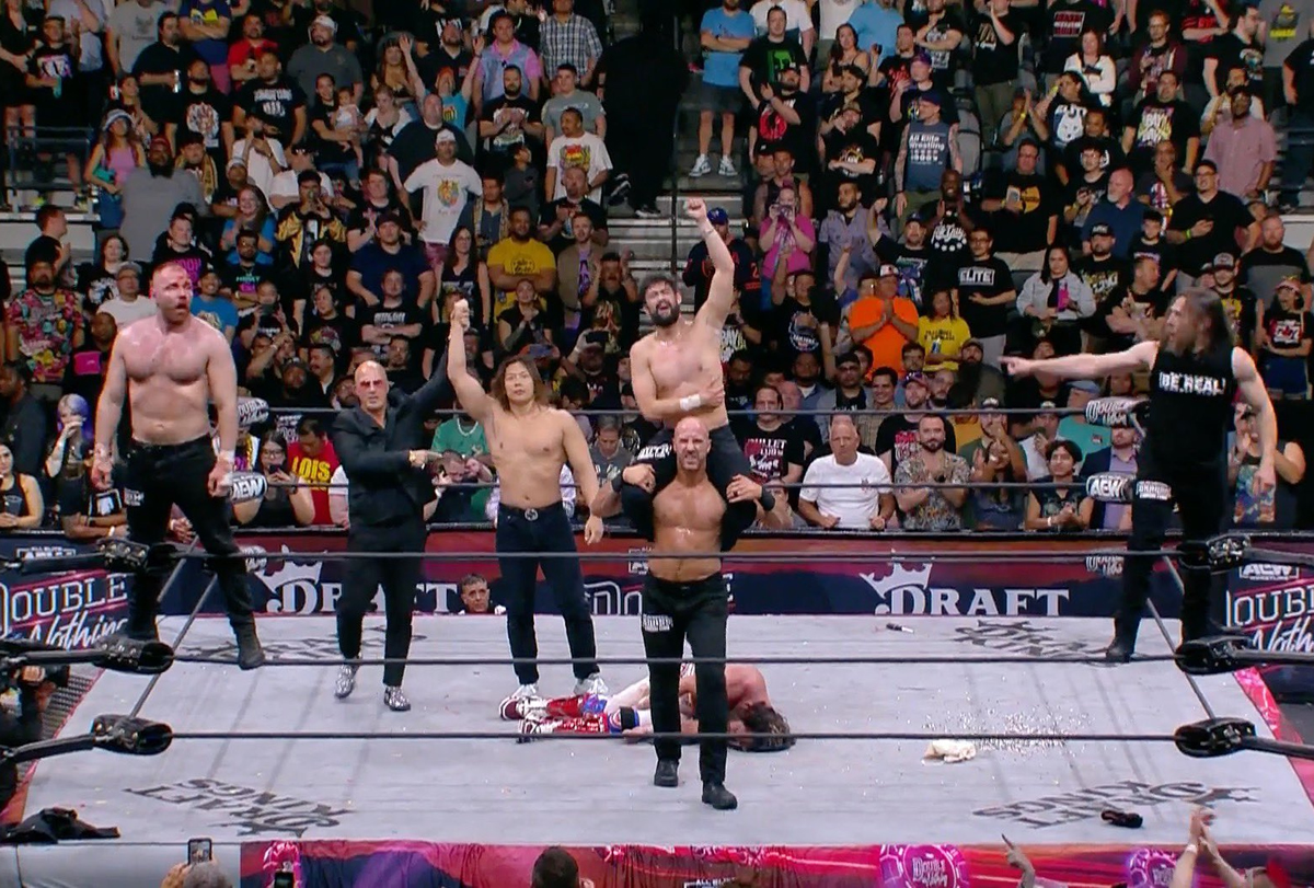 Blackpool Combat derrota a The Elite en una violenta lucha y con ayuda ...