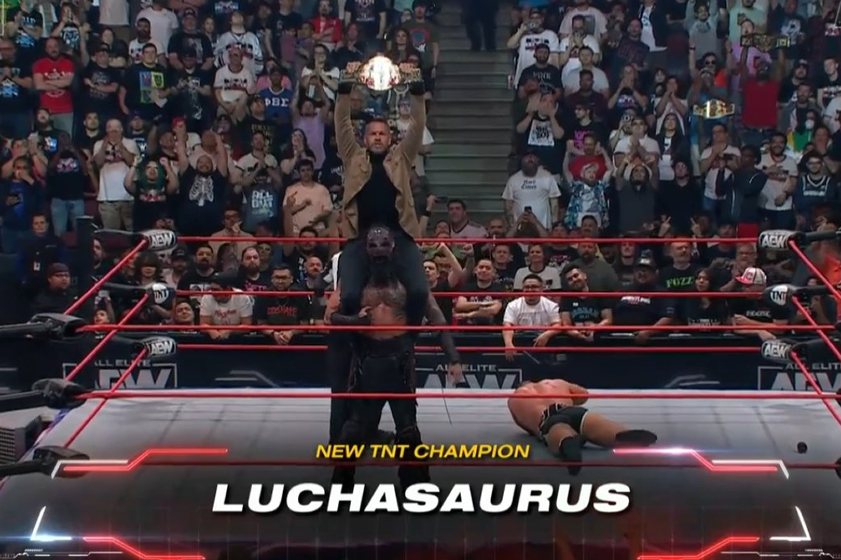 Luchasaurus, nuevo Campeón TNT; Christian celebra con el título ...