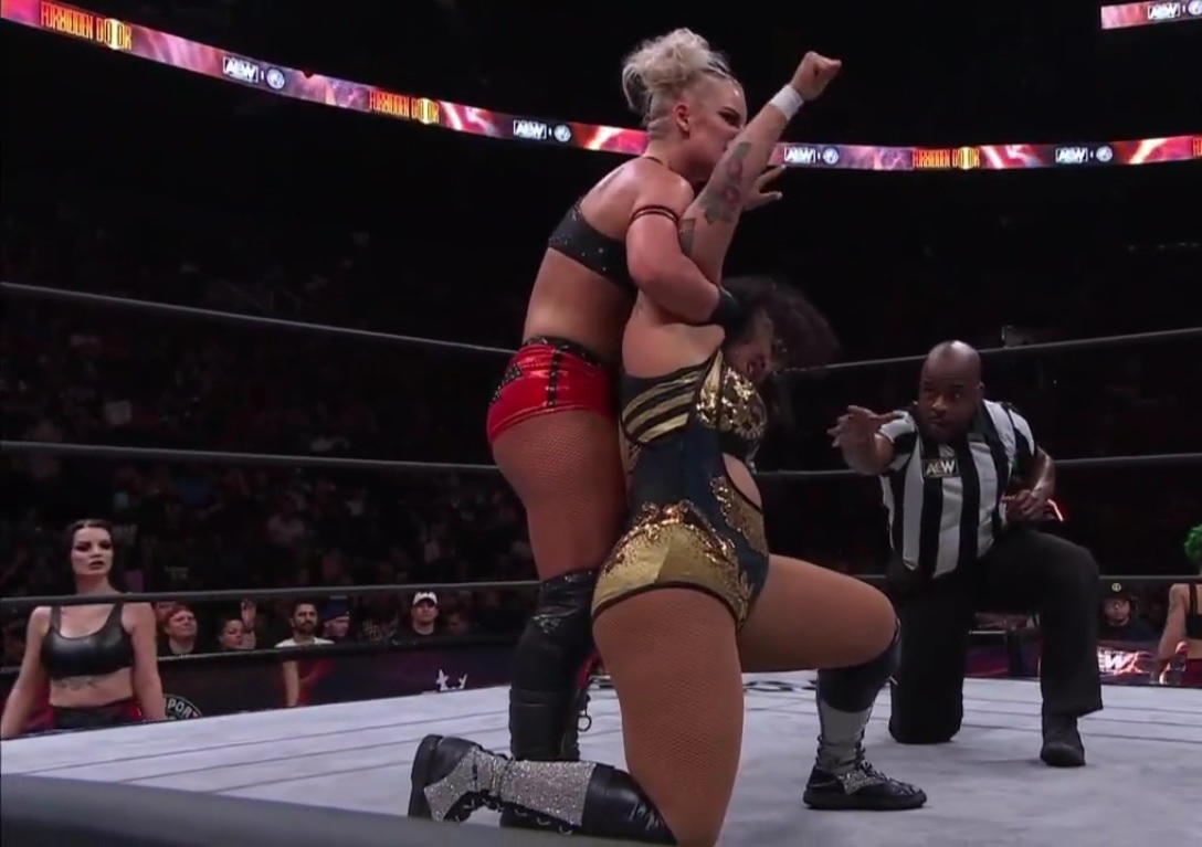 Toni Storm retuvo el Campeonato Mundial Femenil AEW | Superluchas Toni Storm retuvo el Campeonato Mundial Femenil AEW | Superluchas