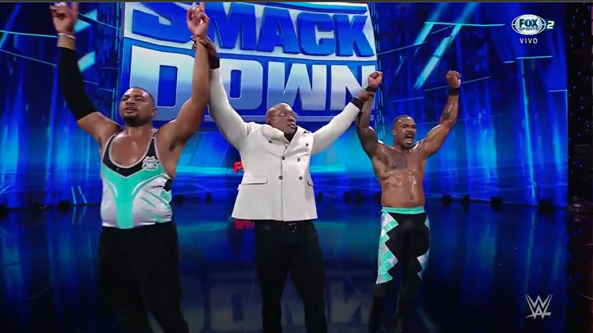 The Street Profits derrotaron a The Brawling Brutes en lucha homenaje a ...