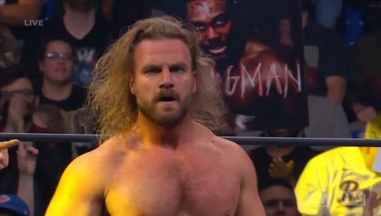 Pese a interferencia de The Kingdom, Adam Page derrotó a Roderick ...