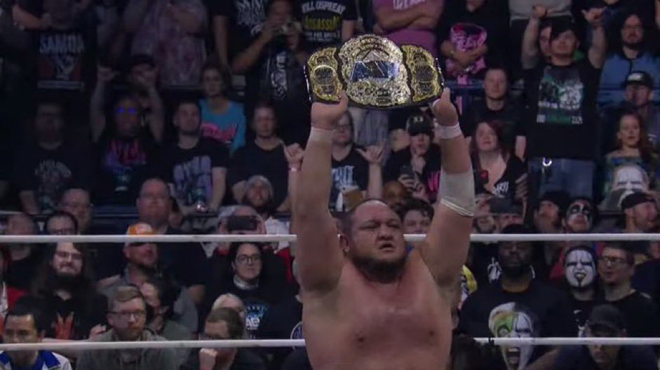 Samoa Joe retuvo el Campeonato Mundial AEW ante Adam Page y Swerve Strickland