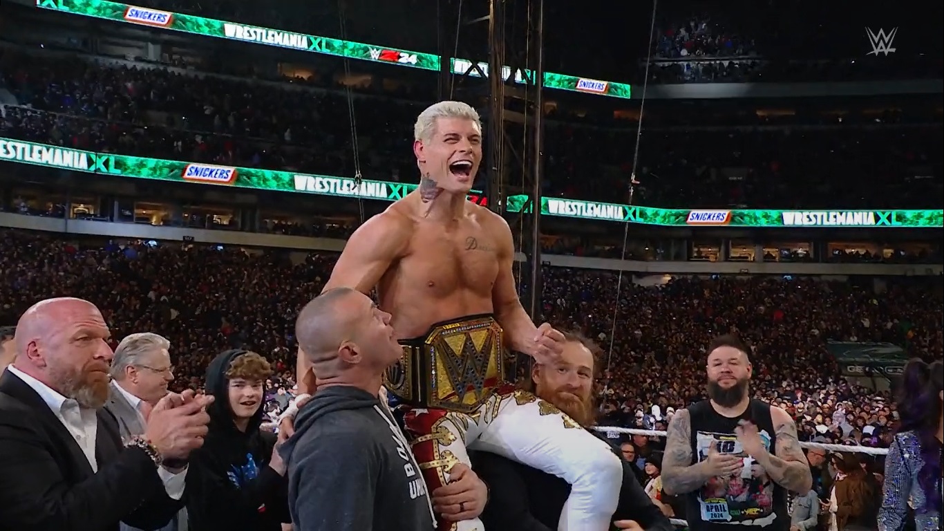 ¡Cody Rhodes nuevo Campeón Universal WWE! | Superluchas